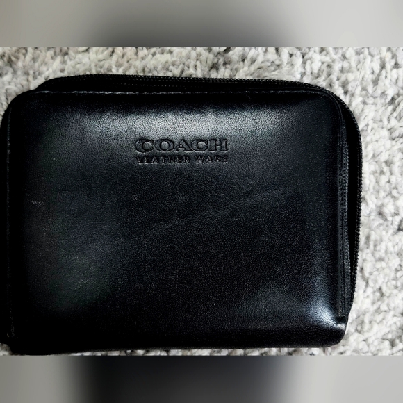 Coach | Bags | Coach Leather Ware Vintage Zip Around Wallet Black Logo ...